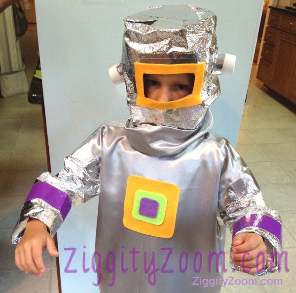 DIY Robot Costume for Kids - Ziggity Zoom Family